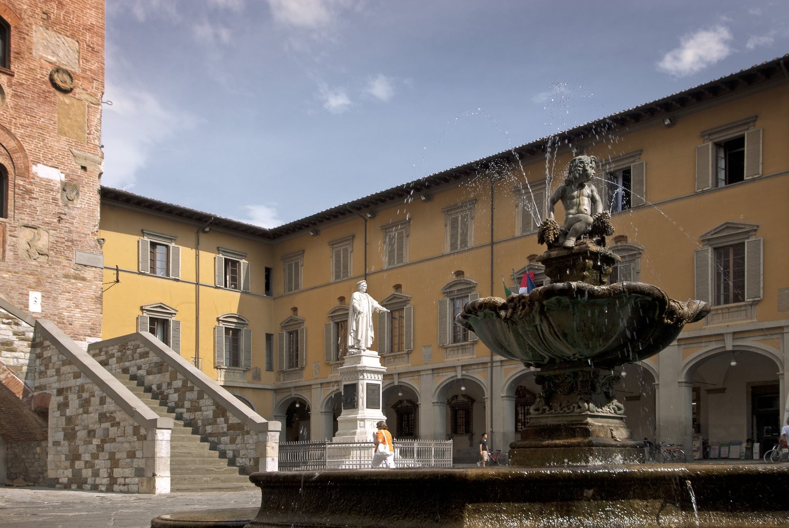 Prato Turismo - Piazza del Comune: arte, cultura e bellezza nel cuore ...