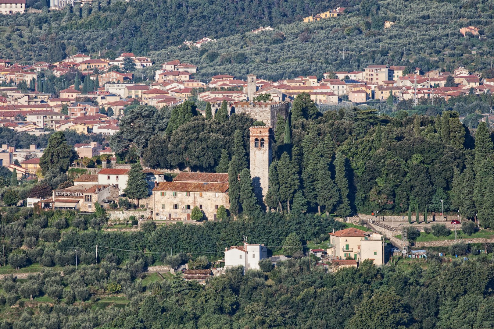 Prato Turismo - Montemurlo: Storia, Ville e Tessuti