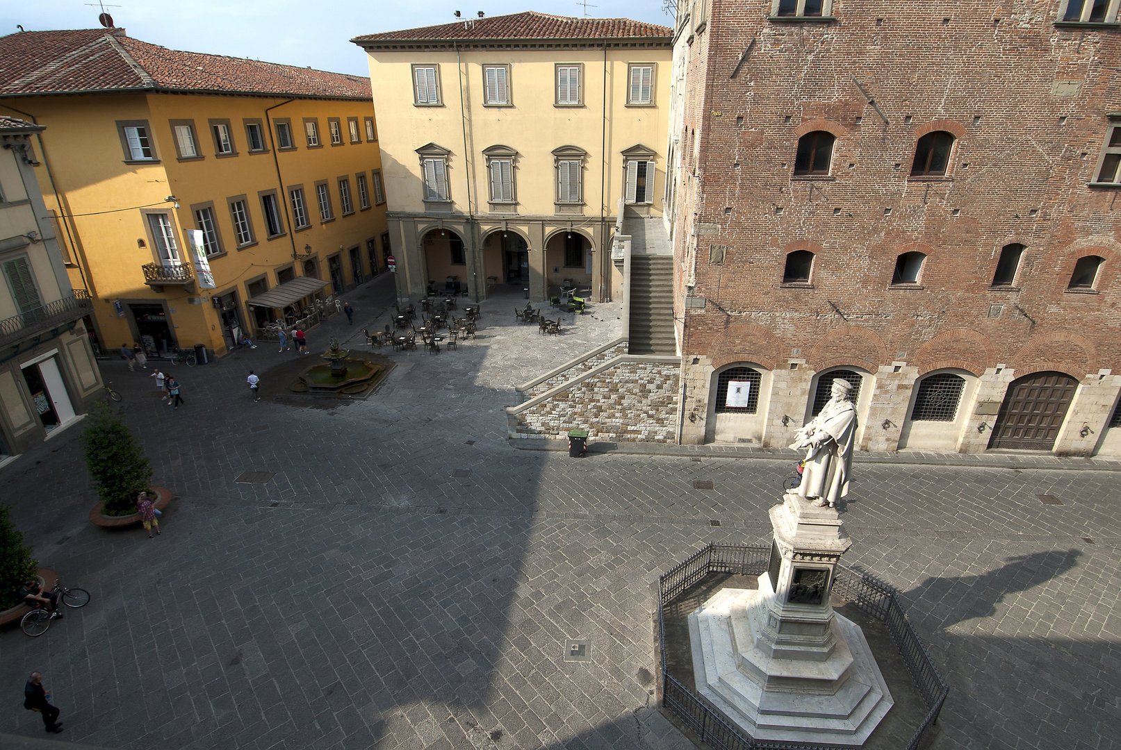 Prato Turismo - Piazza del Comune: arte, cultura e bellezza nel cuore ...
